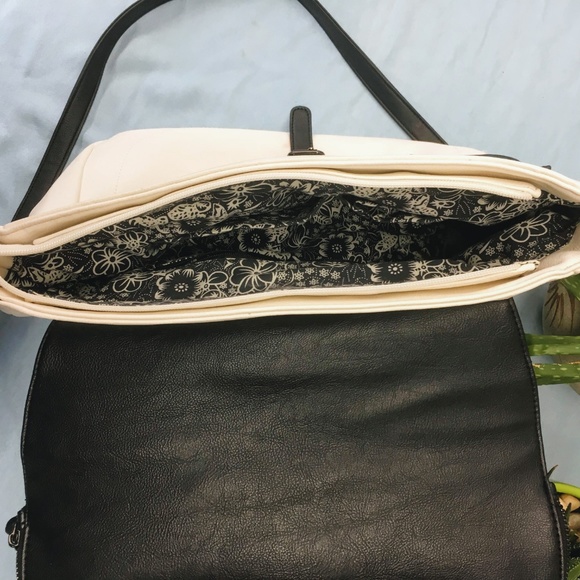 Expressions Nyc | Bags | Expressions Nyc Large White Traveler Leather ...